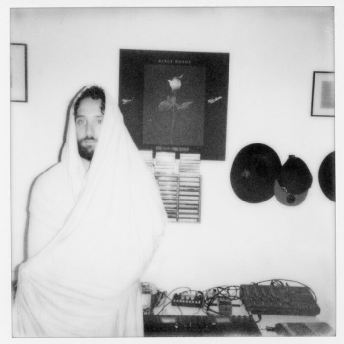 Healing by Reve Electrique on MP3, WAV, FLAC, AIFF & ALAC at Juno Download